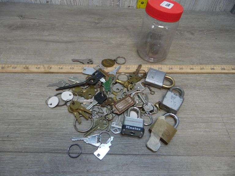 Jar With Keys & Padlocks - Dunker Auction