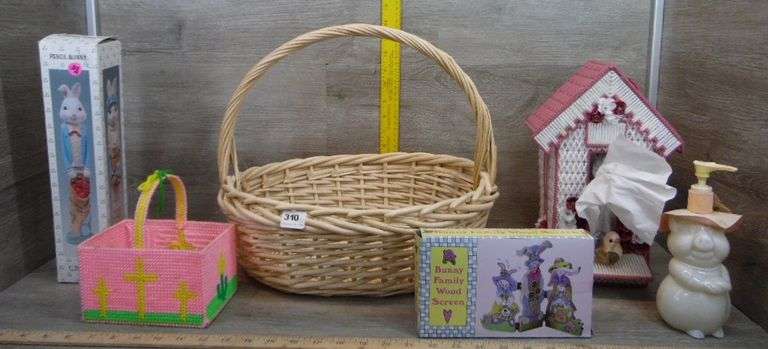 Easter Baskets, Bunnies, Tissue Holder & Pig Soap Dispenser - Dunker Auction