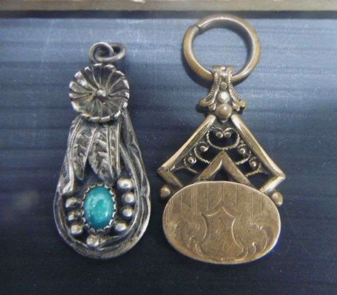 2 Pendants - Dunker Auction