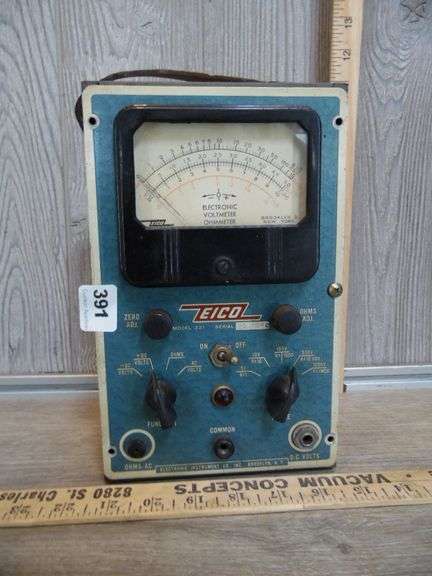 EICO Electronic Voltmeter Ohmmeter - Dunker Auction