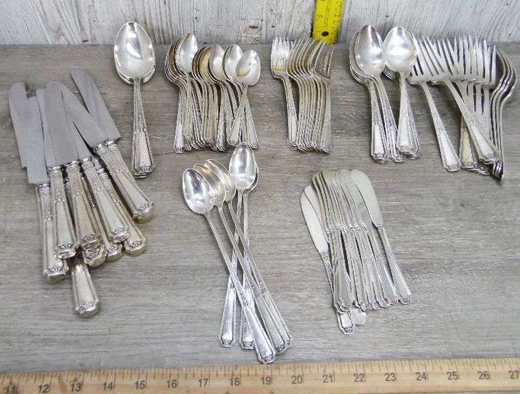 Refrigerator Dish With Flatware - Dunker Auction