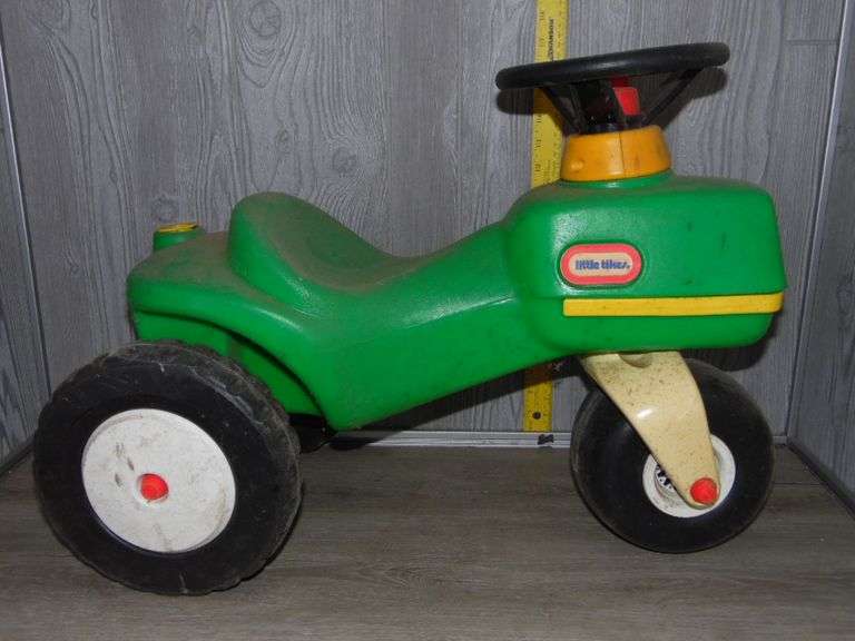 Little Tikes Ride-On Tractor - Dunker Auction