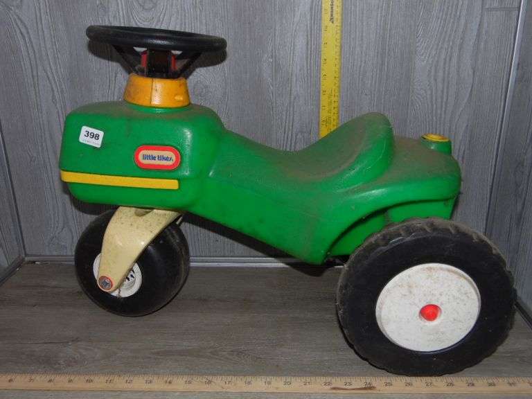 Little Tikes Ride-On Tractor - Dunker Auction