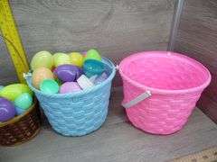 Easter Baskets, Grass & Fillable Eggs - Dunker Auction
