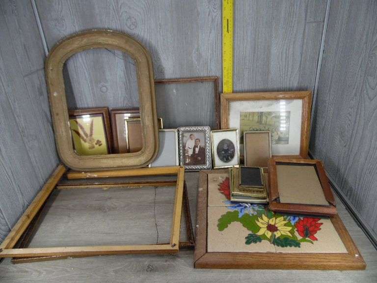 Picture Frames, Tile Art - Dunker Auction