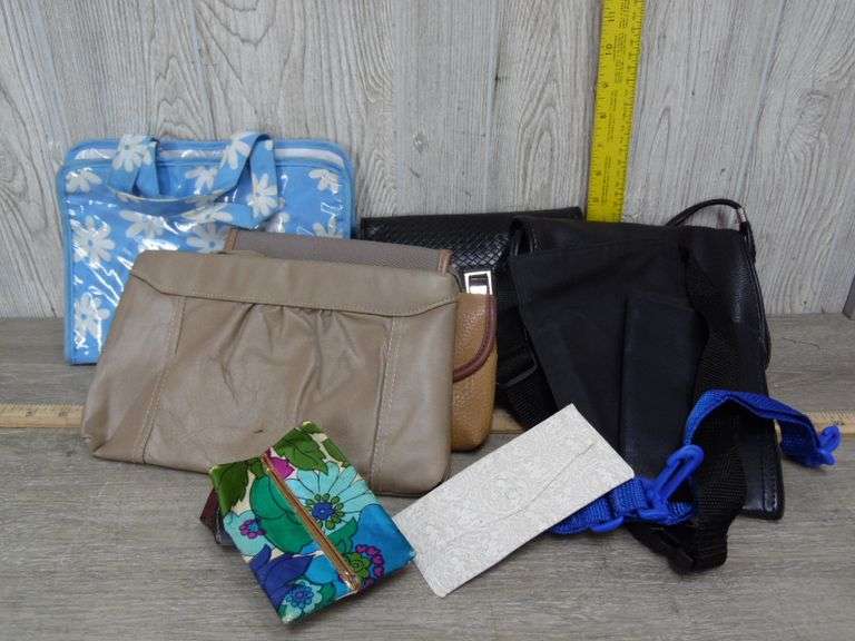 Purses, Wallets & Clutches - Dunker Auction