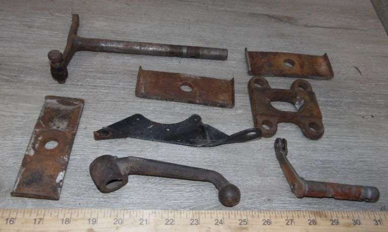 Ford Model T Crank, Step Brackets & more - Dunker Auction