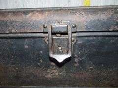 Vintage Metal Tool Box - Dunker Auction