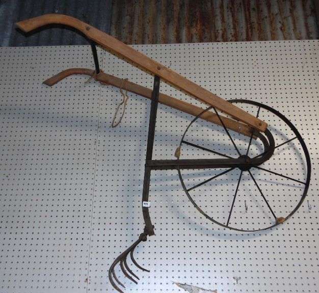 Antique Push-Type Hand Plow - Dunker Auction