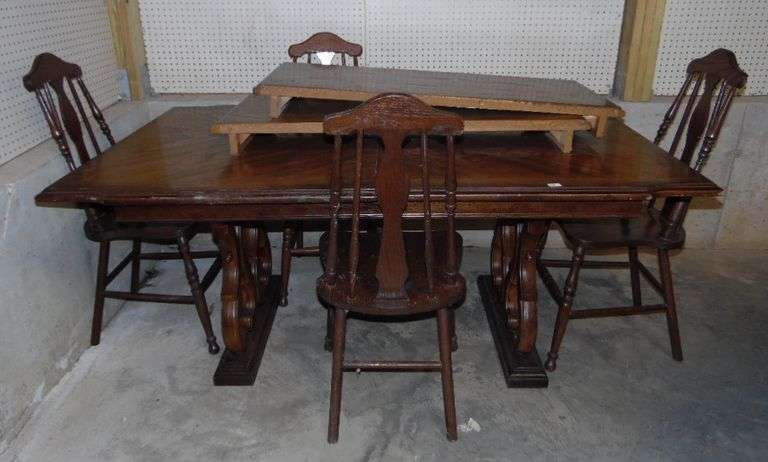 Kitchen Table & 4 Chairs - 66" x 42" x 28" With Two 18" Leaves - Dunker Auction