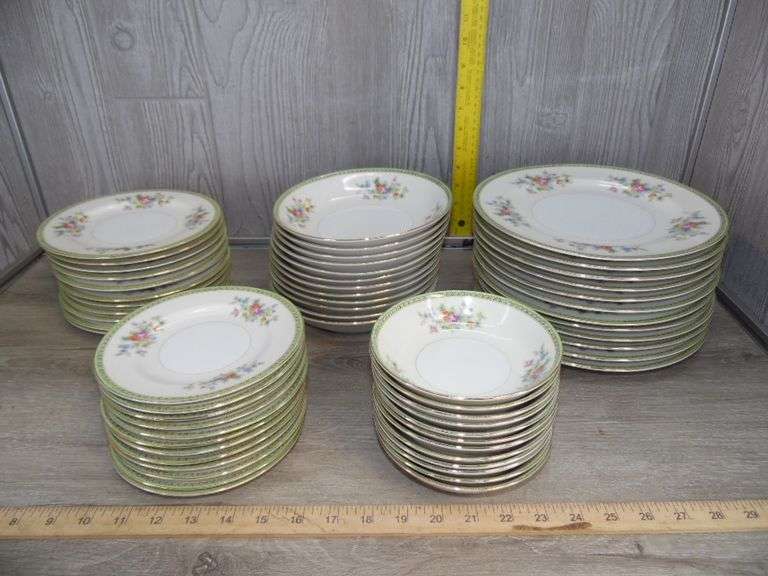 LW Supreme Porcelain China Dinnerware - Japan - Dunker Auction