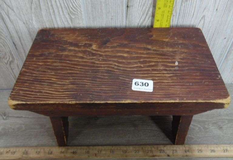 Primitive Wood Step Stool/Plant Stand - Dunker Auction