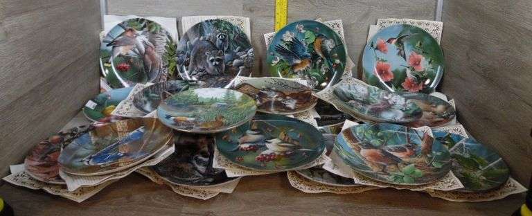 Wildlife Collector Plates - Dunker Auction
