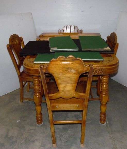 Kitchen Table With 2 Leaves, 4 Chairs & Table Protector - See Description - Dunker Auction