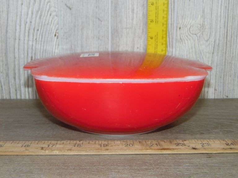 Pyrex Red Serving Bowl With Lid - Dunker Auction