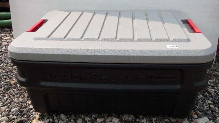 Rubbermaid Action Packer Tote With Lid - Dunker Auction