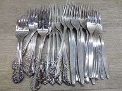 Flatware & Apron - Dunker Auction