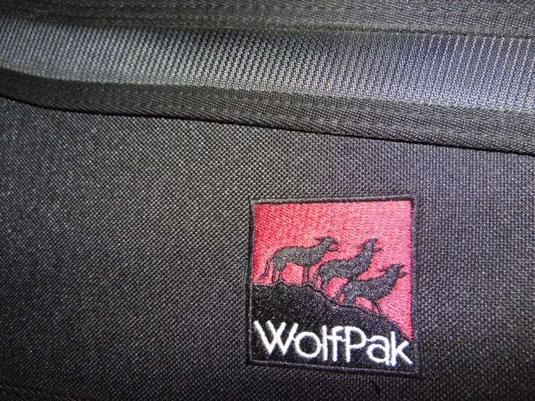 WolfPak Guitar Case - Dunker Auction