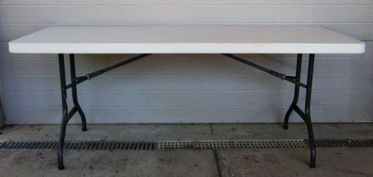 6 Foot Folding Leg Table - Dunker Auction