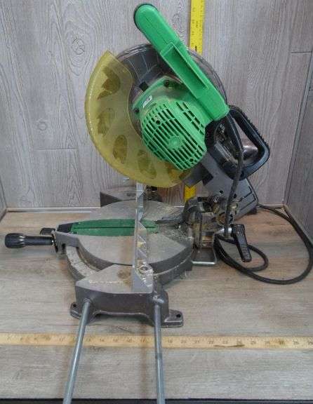 Hitachi C10FCE2 Single Bevel Compound Miter Saw - Dunker Auction