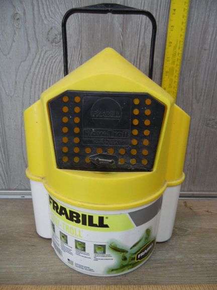 Frabill Flow-Troll Bait Bucket - Dunker Auction