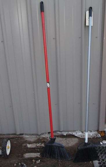 Brooms - Dunker Auction