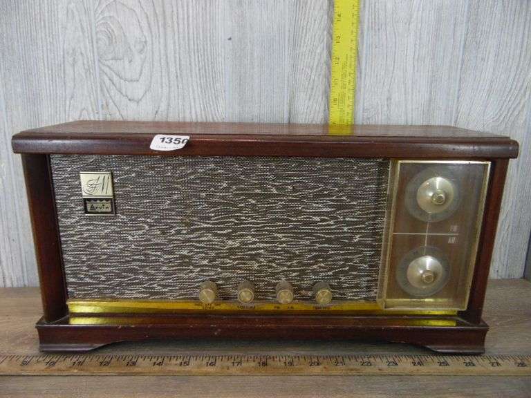 A&M Arvin Tabletop Radio - Dunker Auction