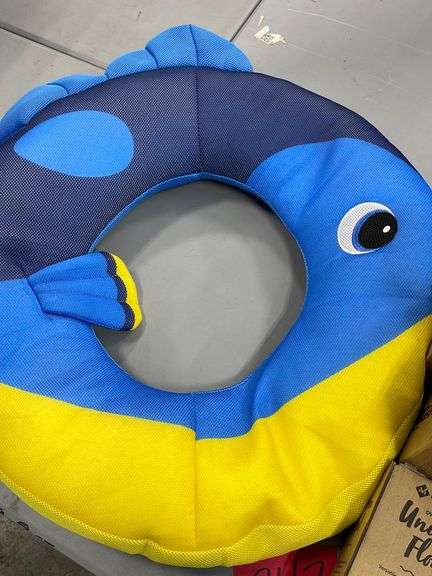 (4) ASSORTED POOL FLOATS - Earl's Auction Company