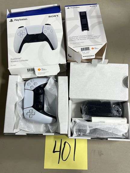 PLAYSTATION DUAL SENSE WIRELESS CONTROLLER & CHARGING STATION IN BOXES ...