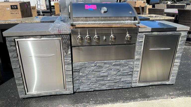 NEW 3PC STAINLESS PROPANE OUTDOOR KITCHEN - Earl's Auction Company