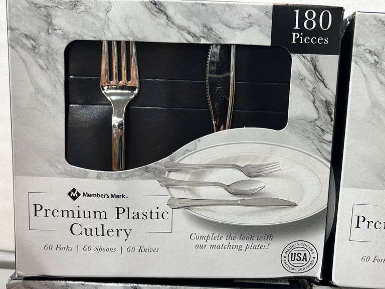 (4) BOXES OF PREMIUM PLASTIC CUTLERY - Earl's Auction Company
