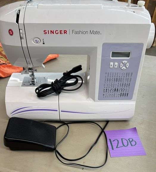 SINGER FASHION MATE SEWING MACHINE - Earl's Auction Company