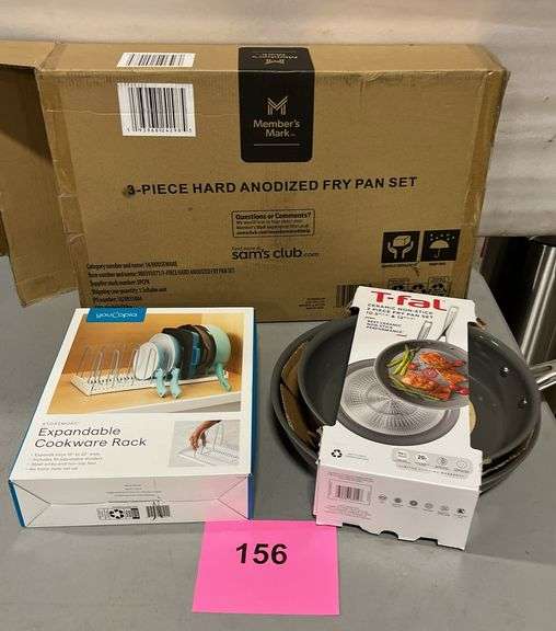 3PC KITCHEN LOT - FRY PANS & COOKWARE RACK - Earl's Auction Company