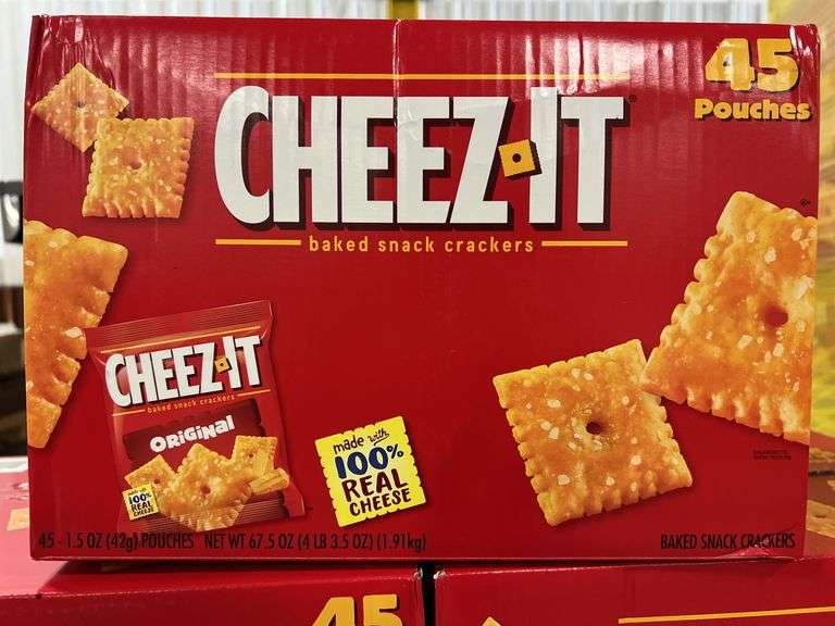 (5) BOXES OF CHEEZ ITS POUCHES (45 PER BOX) - Earl's Auction Company