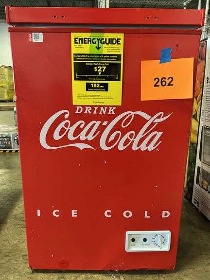 COCA COLA 3.5CU FT CHEST FREEZER - RED - Earl's Auction Company