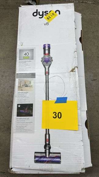 DYSON V8 CORDLESS VACUUM IN BOX - Earl's Auction Company
