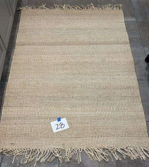 SURYA 4x6FT RUG - Earl's Auction Company