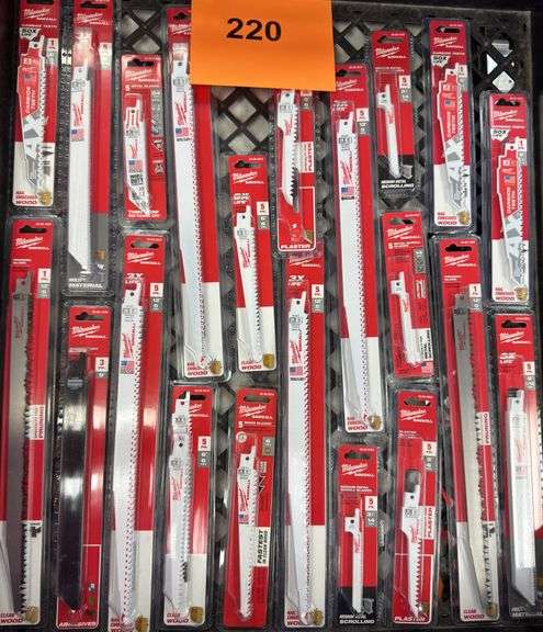 MISC LOT OF MILWAUKEE BLADES - Earl's Auction Company