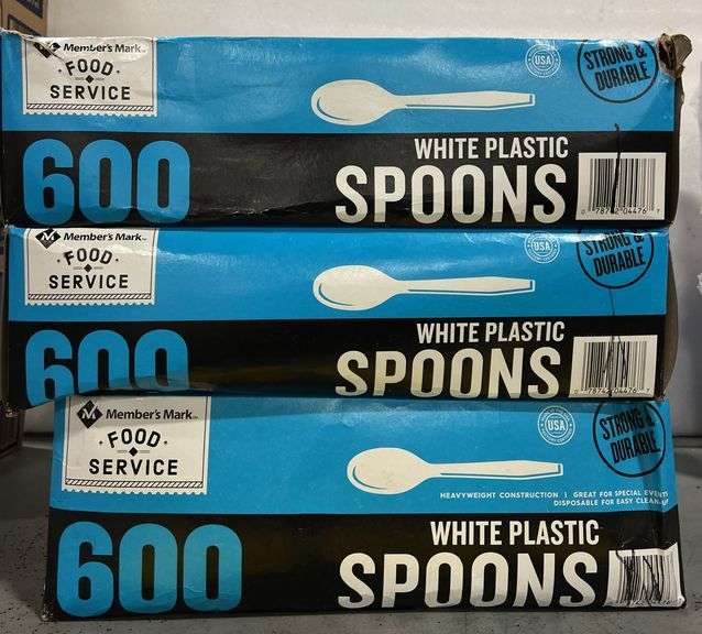 (3) BOXES OF WHITE PLASTIC SPOONS - Earl's Auction Company