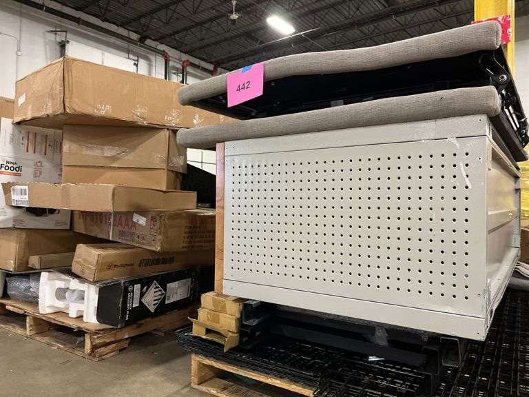 AS IS - DAMAGED/ MISMATCHED ITEMS - SEE PHOTOS - Earl's Auction Company