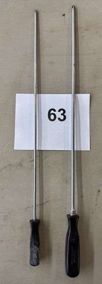 (2) SNAP-ON LONG HANDLED PHILLIPS SCREWDRIVERS - Earl's Auction Company