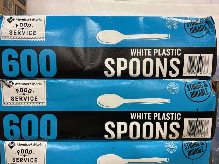 (4) BOXES OF WHITE PLASTIC SPOONS - Earl's Auction Company