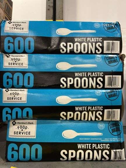(4) BOXES OF WHITE PLASTIC SPOONS - Earl's Auction Company
