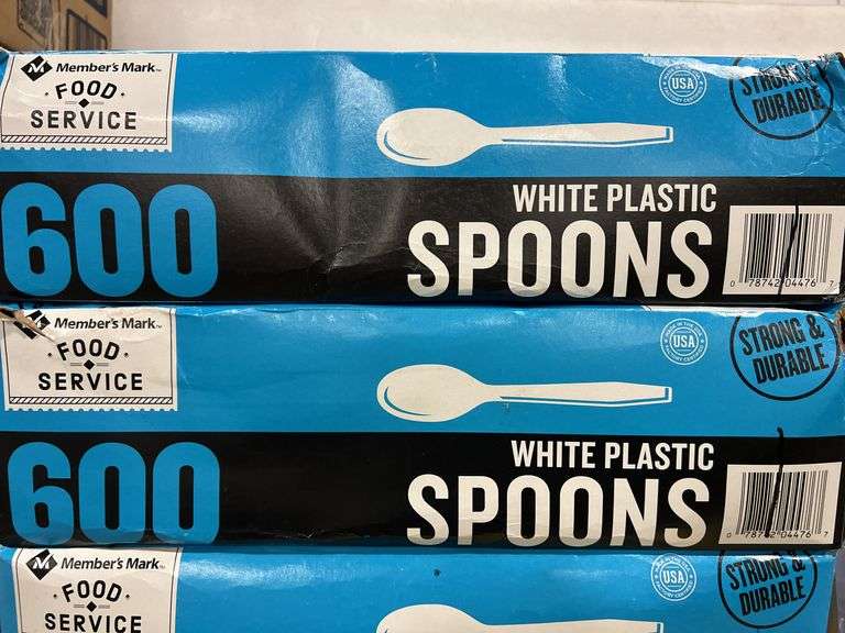 (4) BOXES OF WHITE PLASTIC SPOONS - Earl's Auction Company