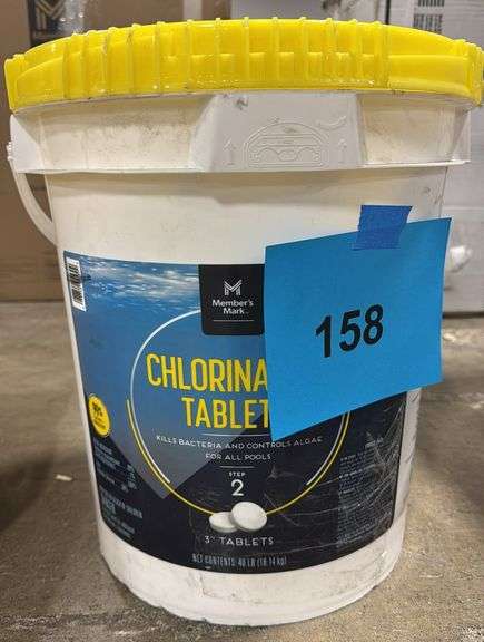 40LB BUCKET OF CHLORINATING TABLETS - Earl's Auction Company