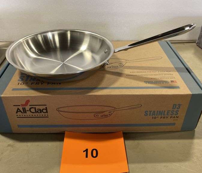 ALL-CLAD D3 STAINLESS 10" FRY PAN W/ BOX - Earl's Auction Company