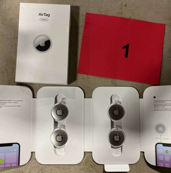(4) APPLE AIR TAGS W/ BOX - Earl's Auction Company