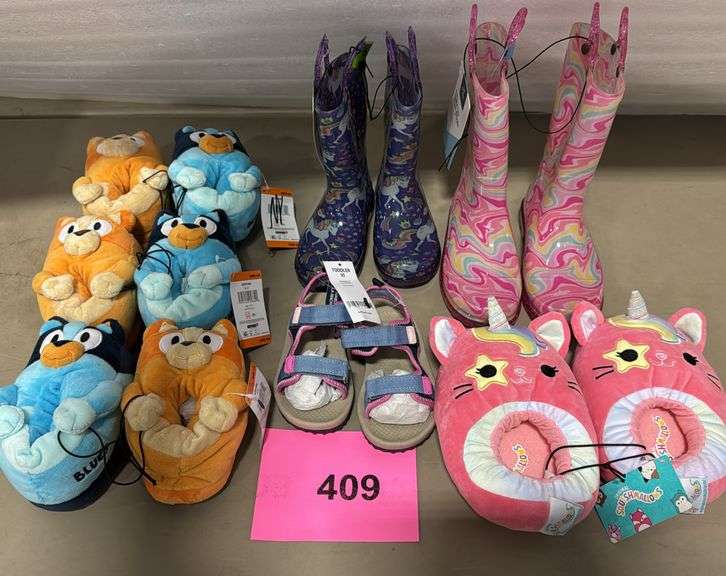 (7) PAIRS OF KIDS SHOES/BOOTS & SLIPPERS - ASSORTED SIZES - Earl's ...