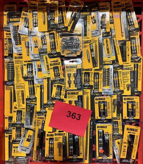 MISC LOT OF DEWALT BIT TIPS - Earl's Auction Company