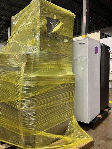 AS IS - DAMAGED/ MISMATCHED ITEMS - SEE PHOTOS - Earl's Auction Company